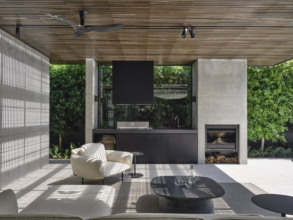 Roberts – evaya.com.au